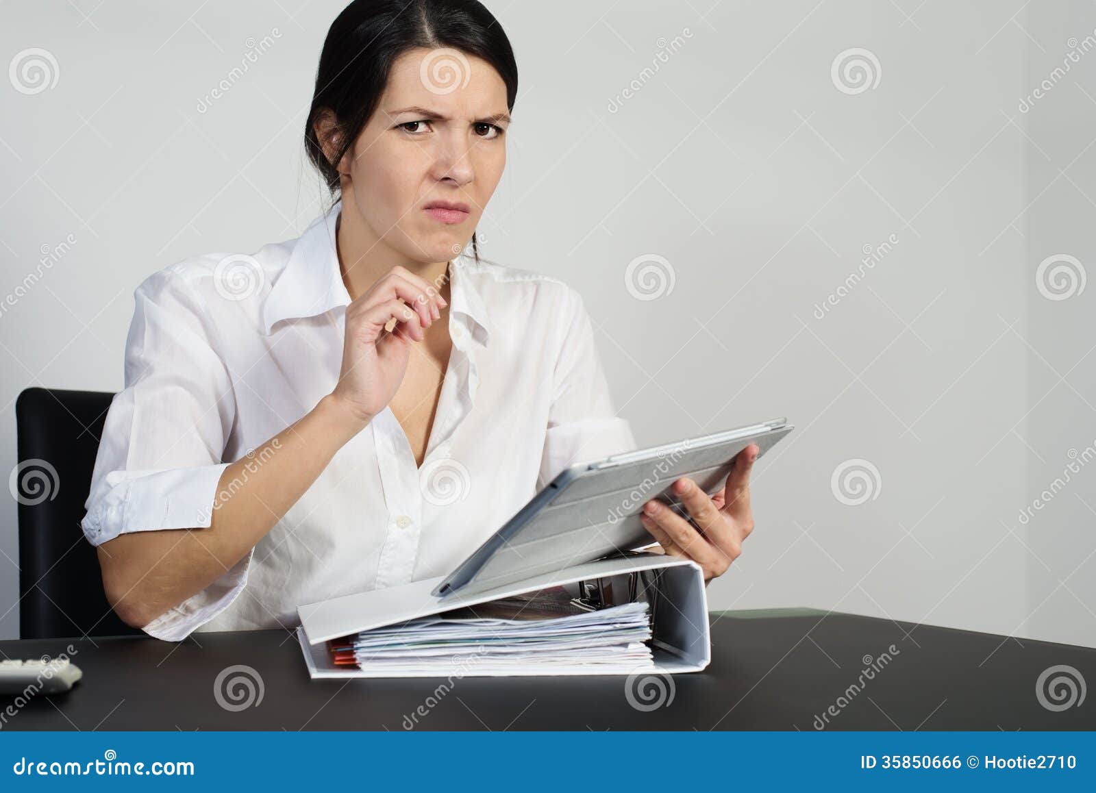 Puzzled Woman Thinking Hard Stock Photo - Image of head, ignorant: 35850666