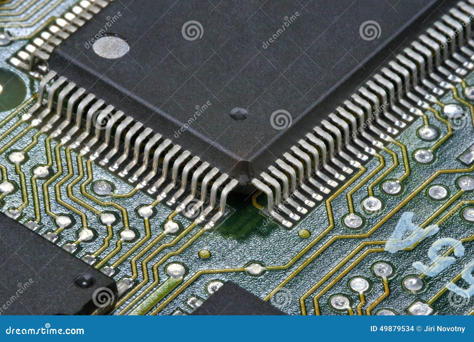 PWB mit Chip stockfoto. Bild von sonderkommando, stift - 49879534