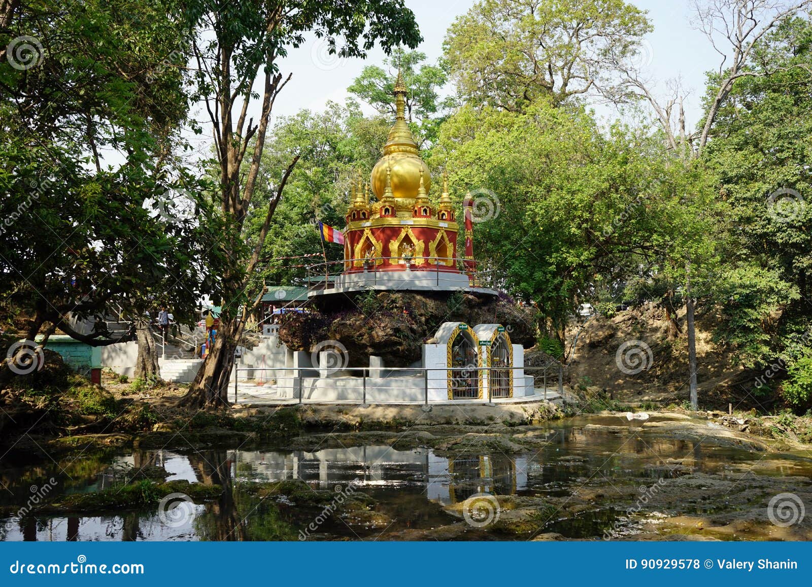 Pwe Gauk Waterfall editorial stock photo. Image of park - 90929578