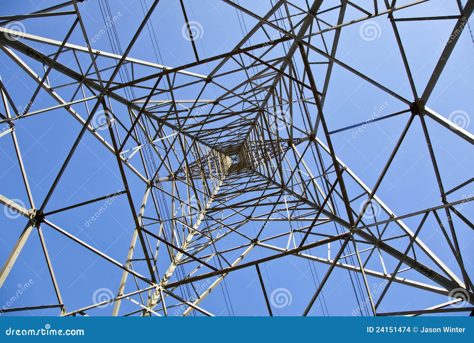 Pyloon stock foto. Image of luchtgolven, antennes, hoog - 24151474