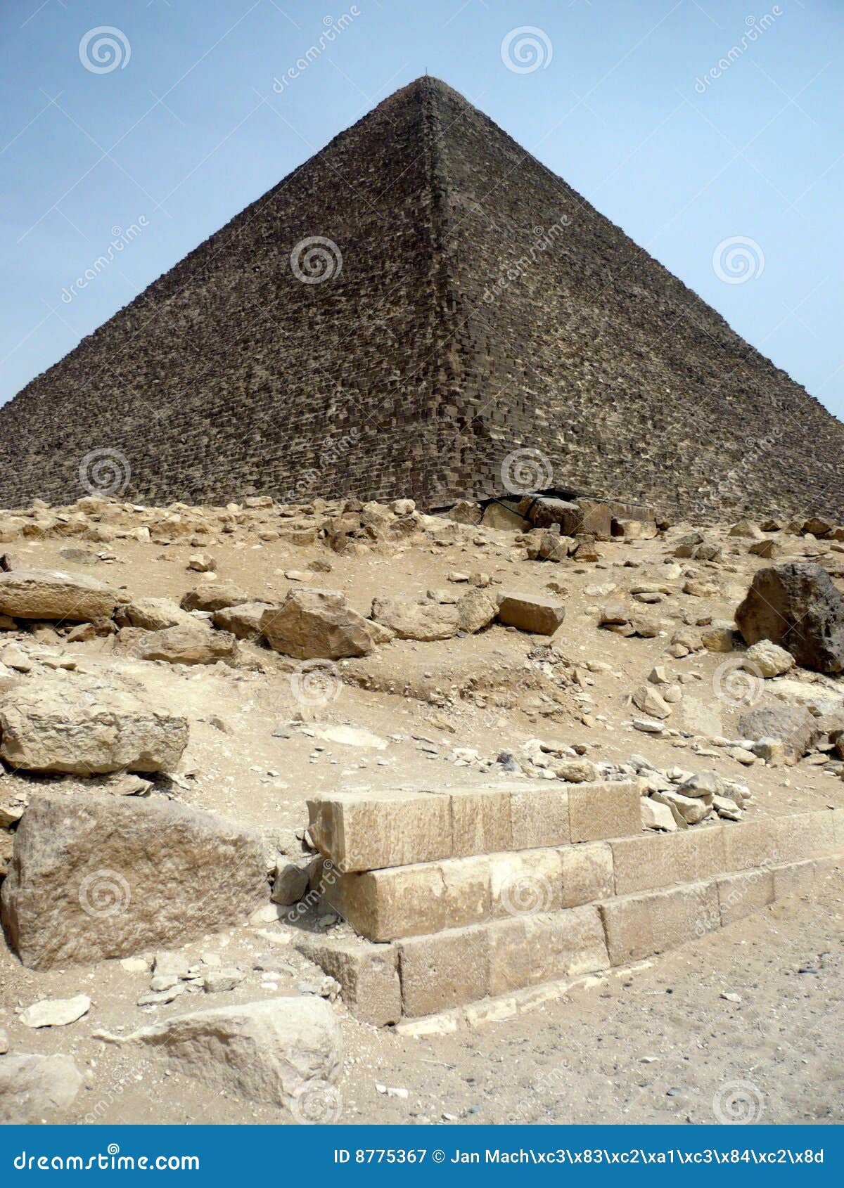 Pyramid stock image. Image of pyramid, landmark, cairo - 8775367