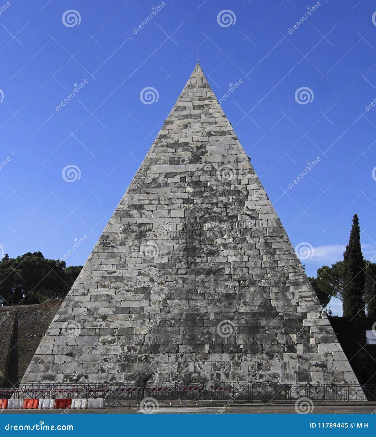 Pyramid of Cestius stock image. Image of cestia, architecture - 11789445