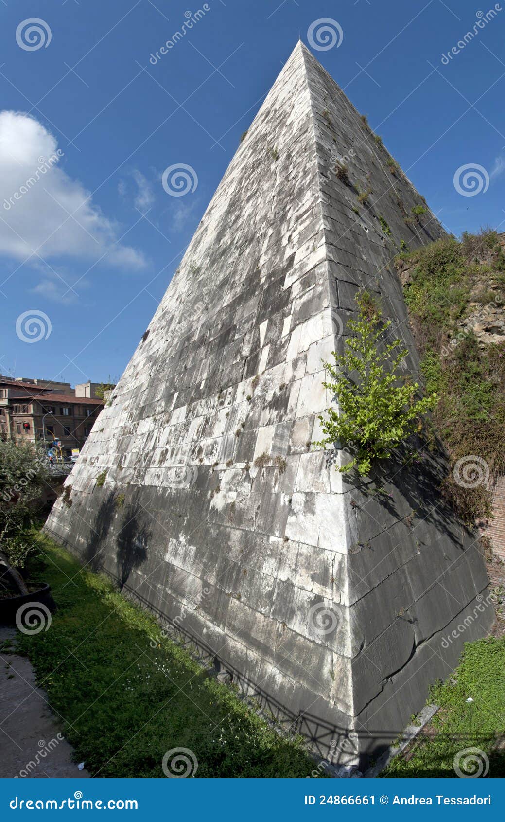 Pyramid of Cestius stock image. Image of emperor, rome - 24866661