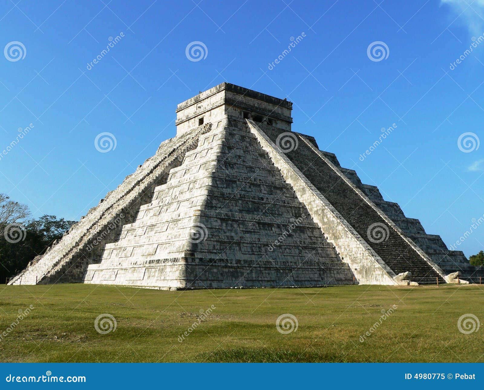 Pyramid of Chichen Itza stock image. Image of pyramids - 4980775