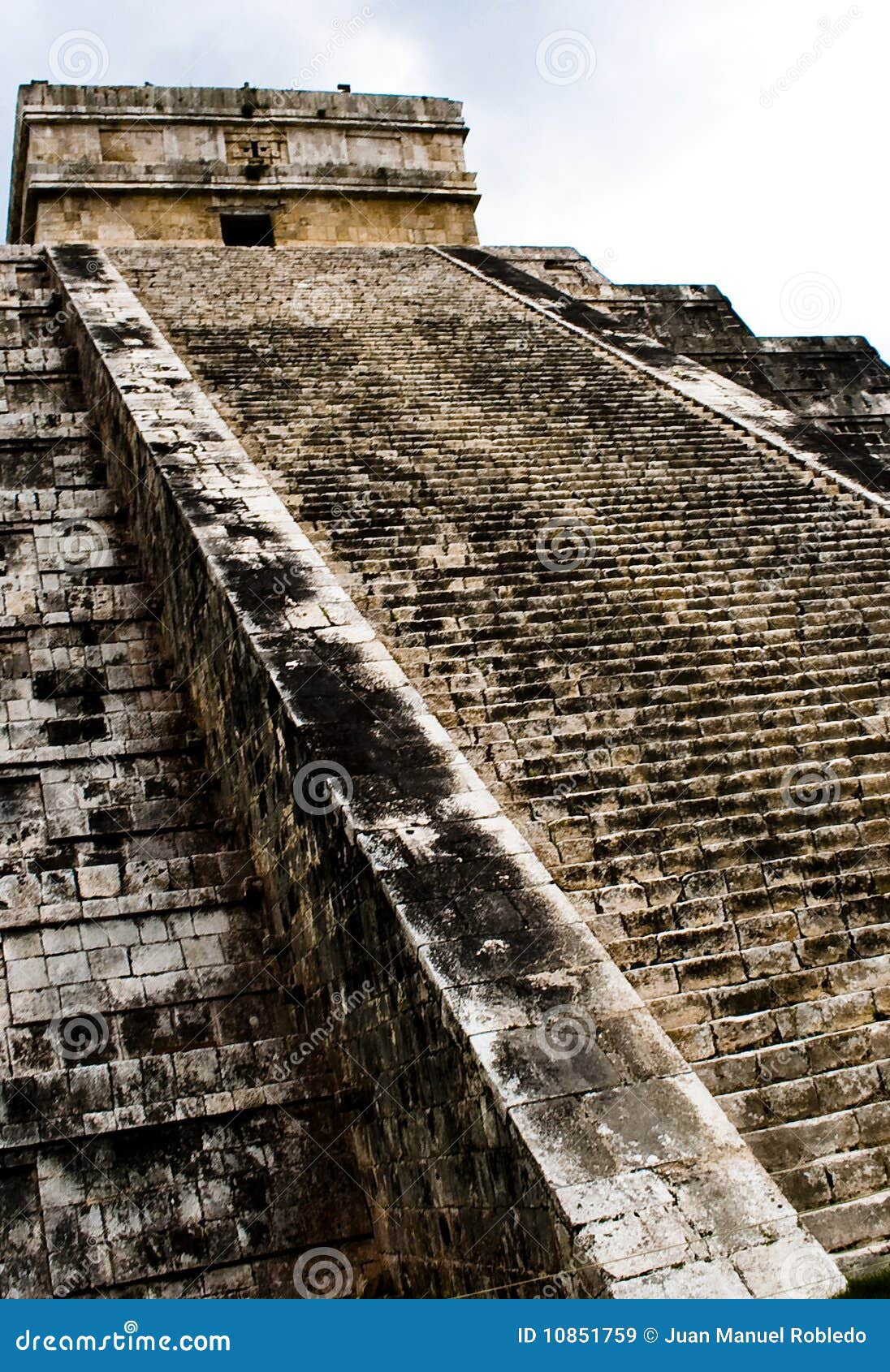 Pyramid of Chichen Itza, Mexico Stock Image - Image of historic, famous ...