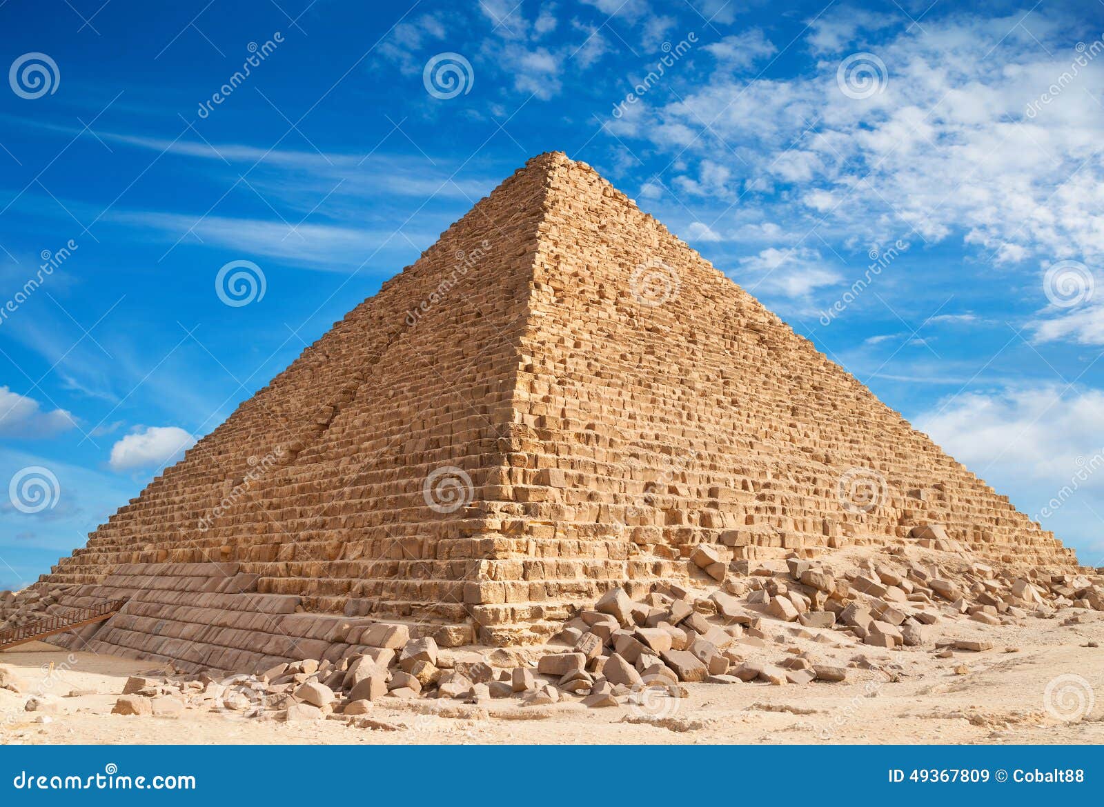 Pyramid Royalty-Free Stock Photo | CartoonDealer.com #26643423
