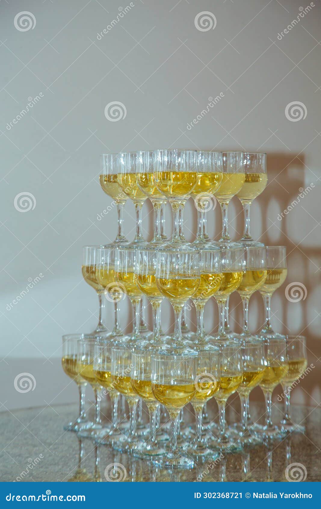 Pyramid of Glass Glasses with Sparkling Wine, Champagne Stock Image ...
