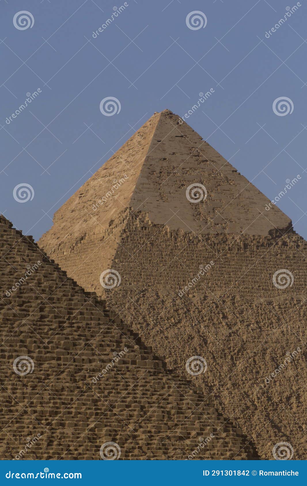 Pyramid of Khafre Standing Behind Great Pyramid in Giza Stock Photo ...