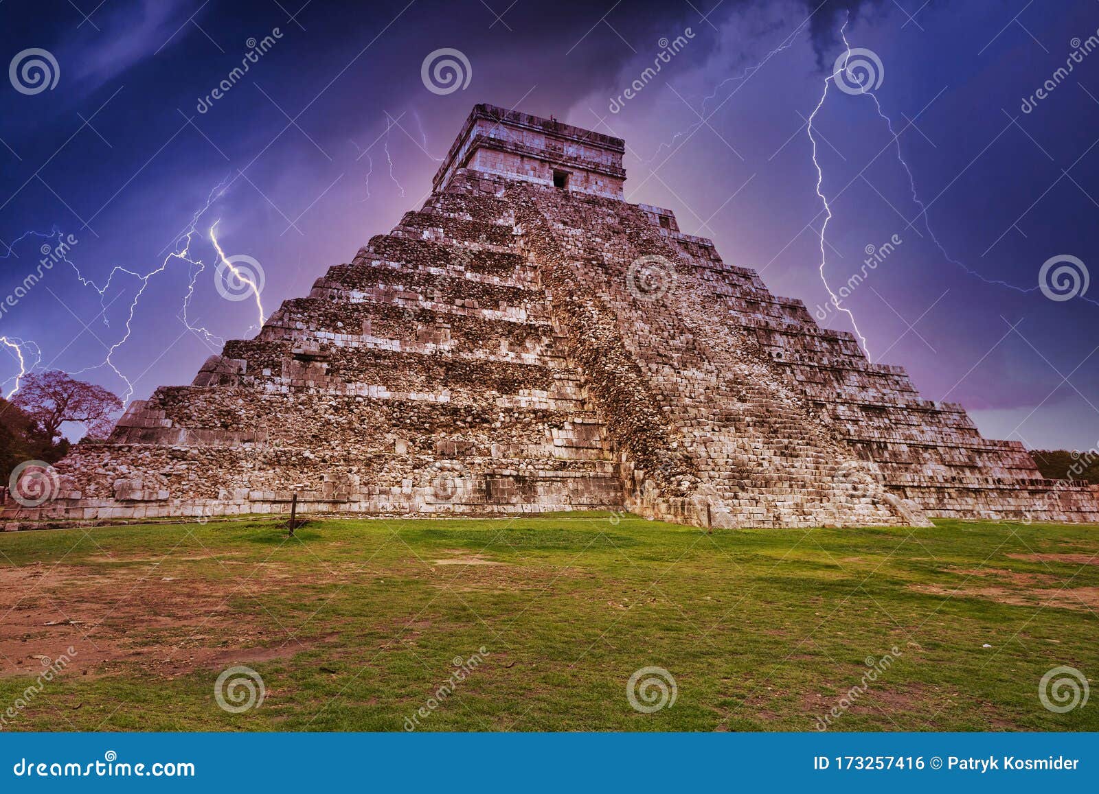 The Pyramid of Kukulcan at Chichen Itza with Thunder Storm Stock Photo ...