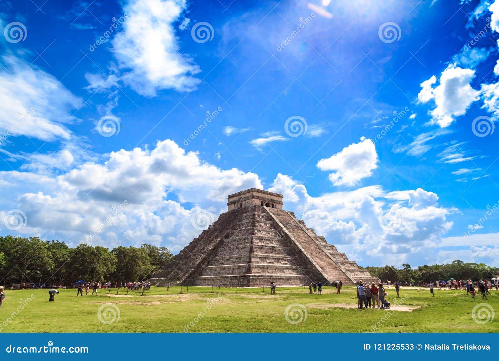 The Pyramid of Kukulkan in Chichen Itza. Mayan Pyramids, Sky, Cl ...