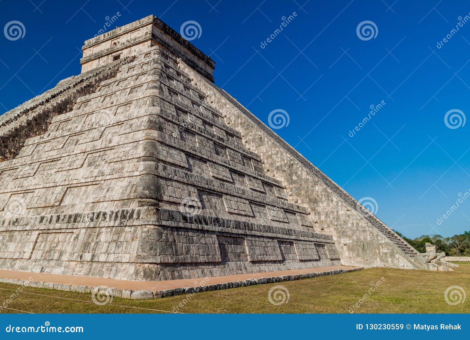 Pyramid Kukulkan in the Mayan Archeological Site Chichen Itza, Mexi ...