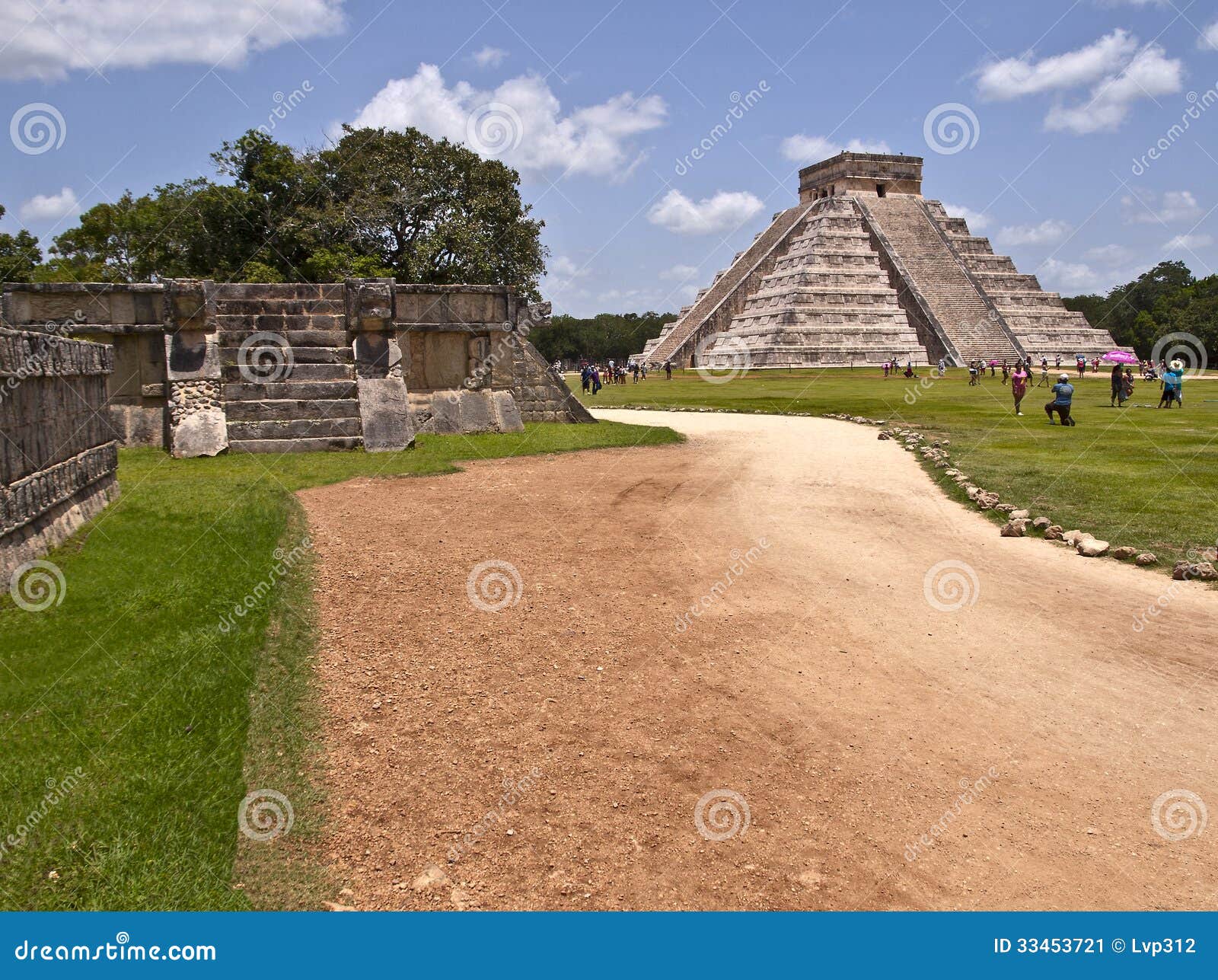 The pyramid of Kukulkan editorial photo. Image of civilization - 33453721