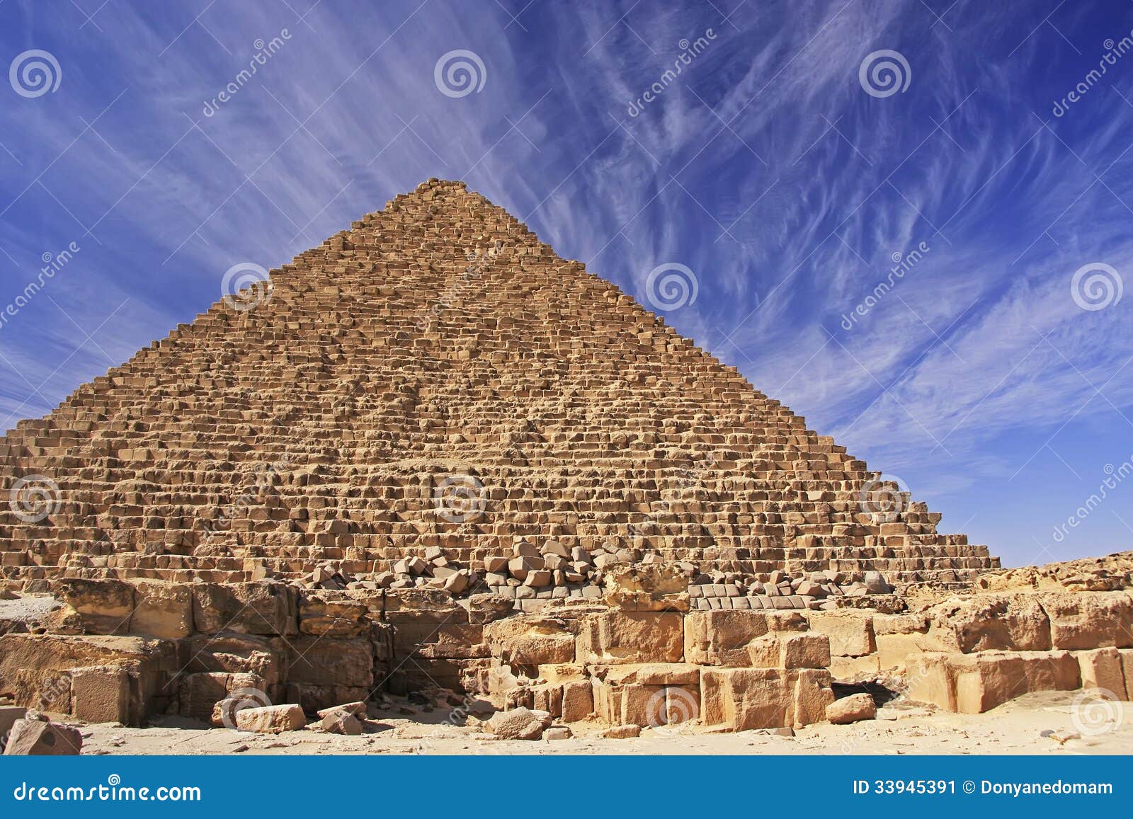 The Pyramid Of Menkaure With Queens Pyramids Of Menkaure In The ...