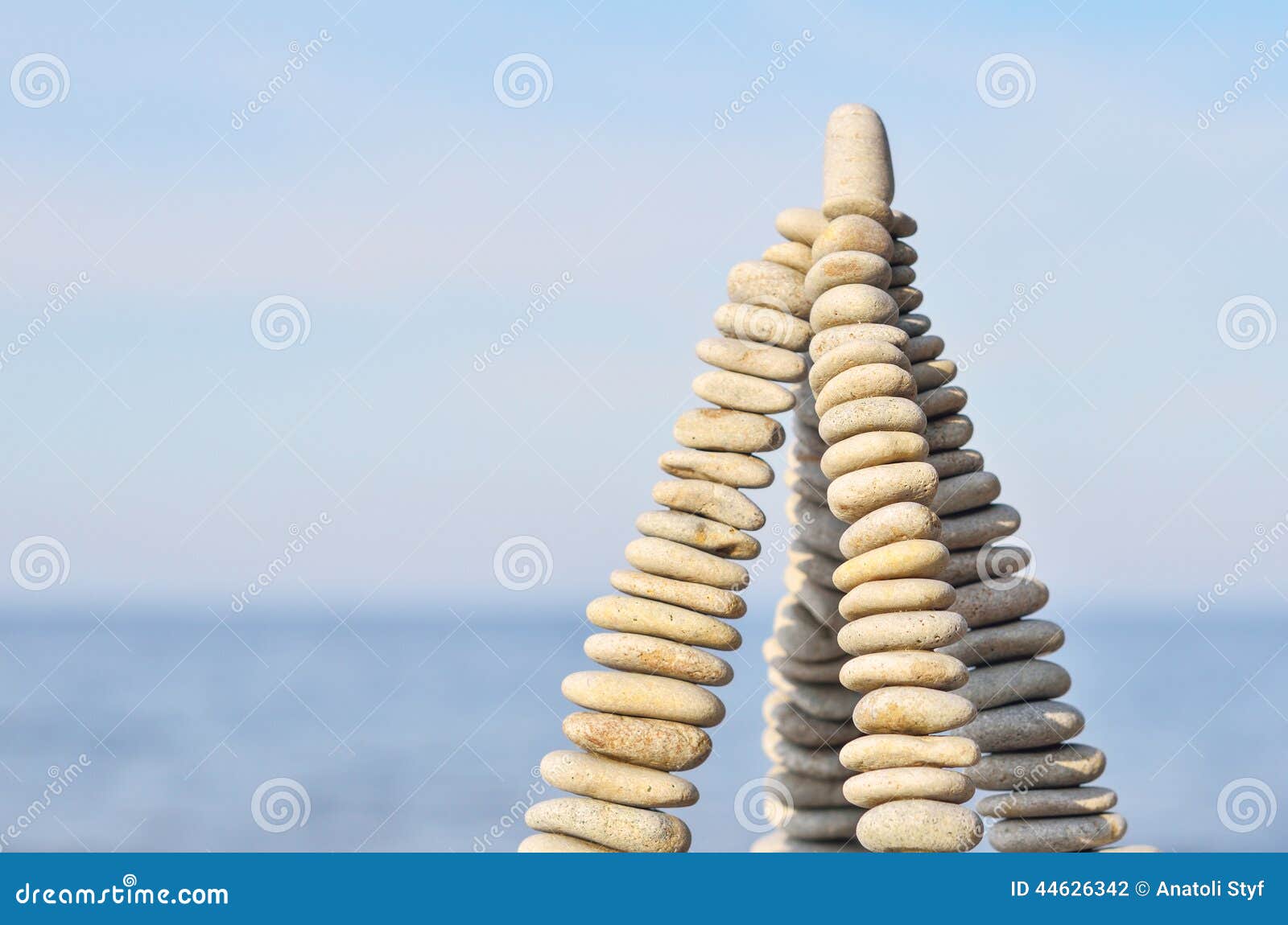 Pyramidal Balance Of Stones Stock Photo | CartoonDealer.com #86807718