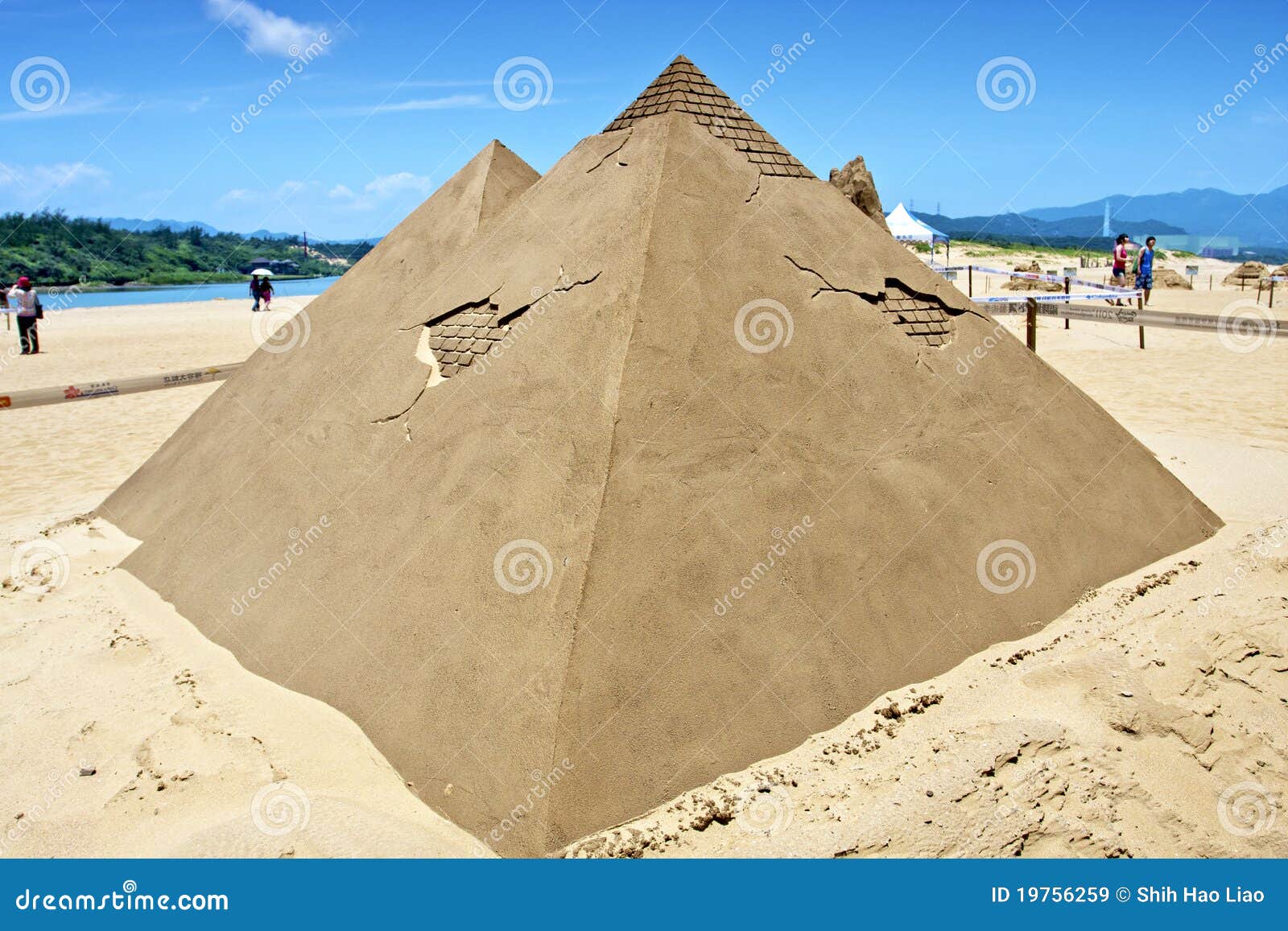 Pyramid sand sculpture editorial stock image. Image of exhibition ...