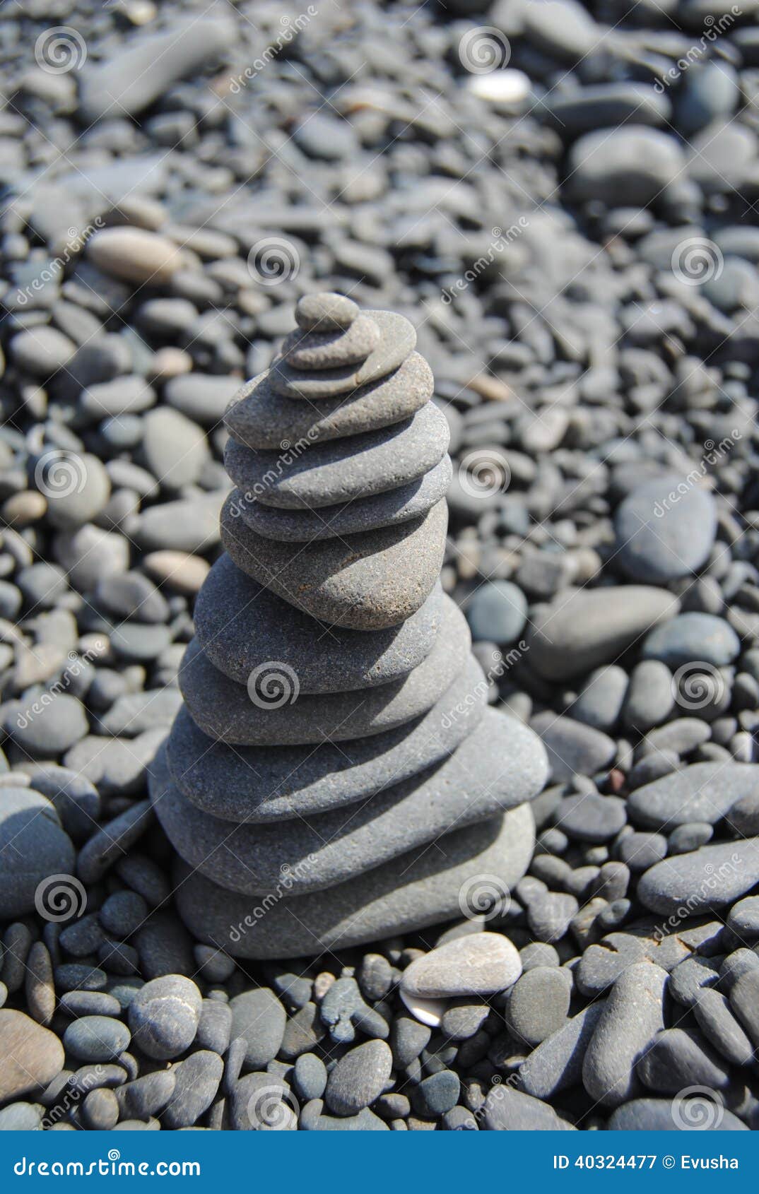 Pyramid of Stone, New Zealand Stock Image - Image of sculpture, summer ...