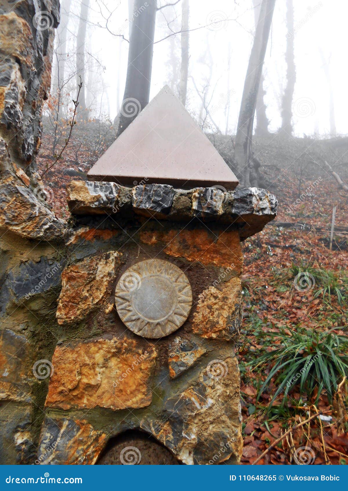 Masonic Symbols Sun and Pyramide Stock Image - Image of line, contrast ...