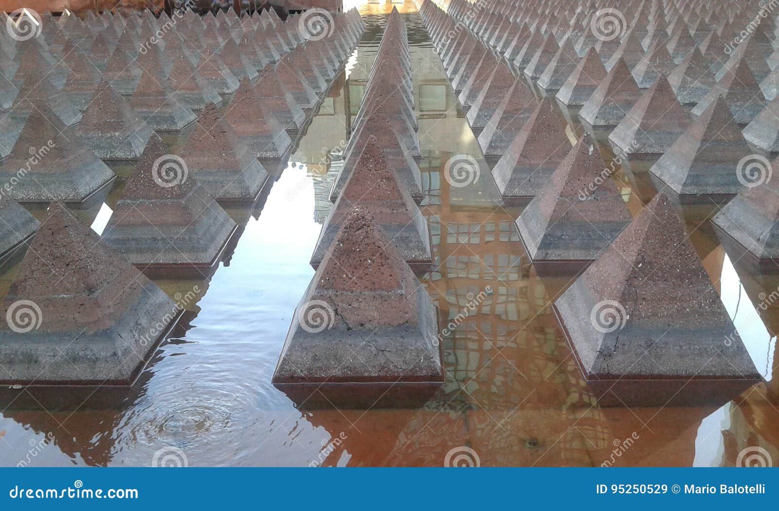 Pyramid on the water editorial stock image. Image of pyramids - 95250529