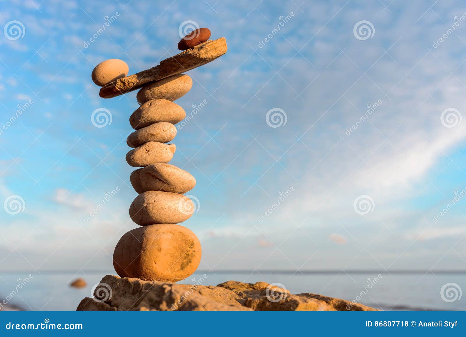 Pyramidal Balance of Stones Stock Photo - Image of pebbles, concept ...