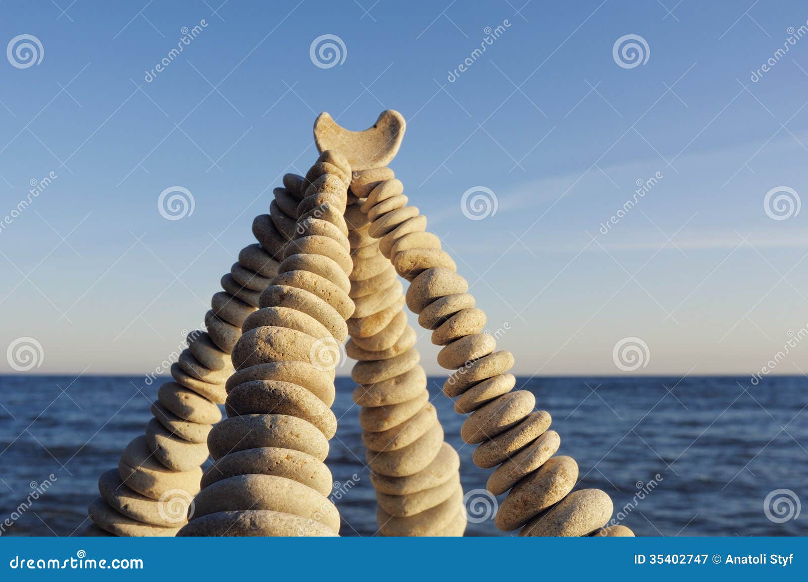 Pyramidal Balance Of Stones Stock Photo | CartoonDealer.com #86807718