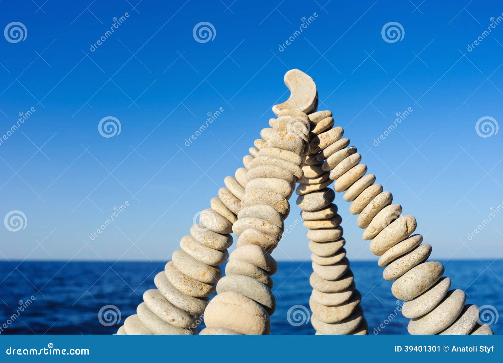 Pyramidal Balance Of Stones Stock Photo | CartoonDealer.com #86807718