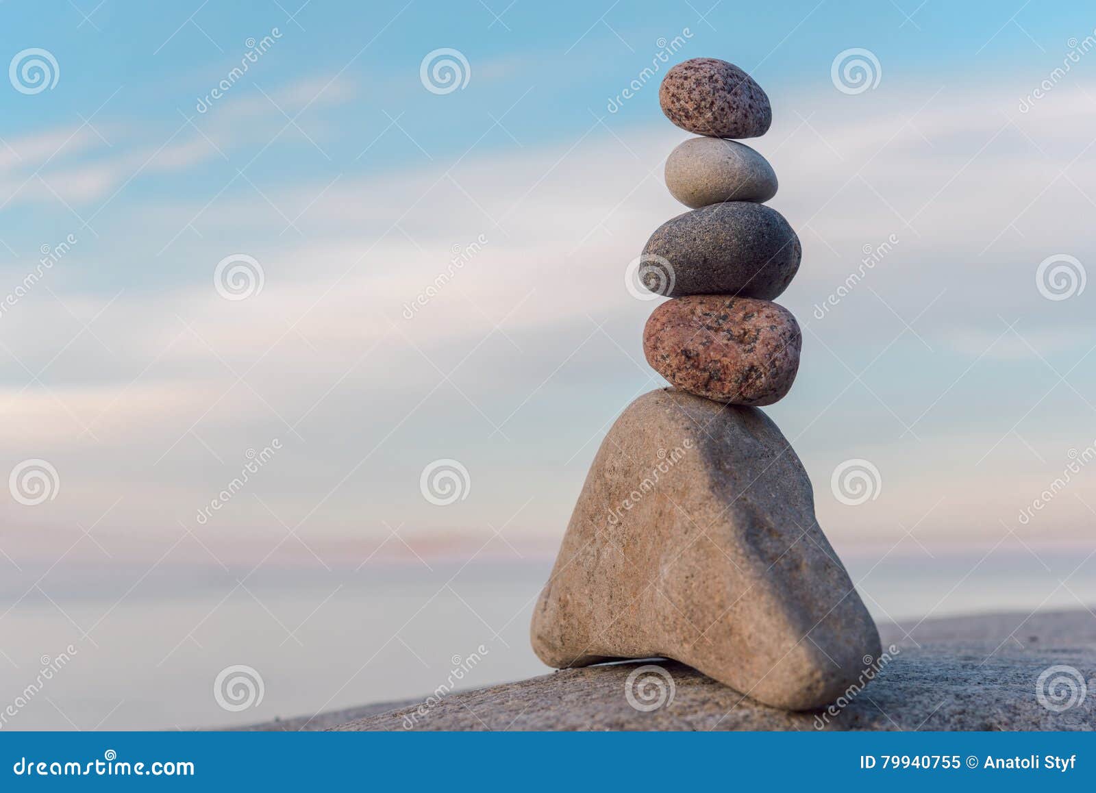 Pyramidal Balance Of Stones Stock Photo | CartoonDealer.com #86807718