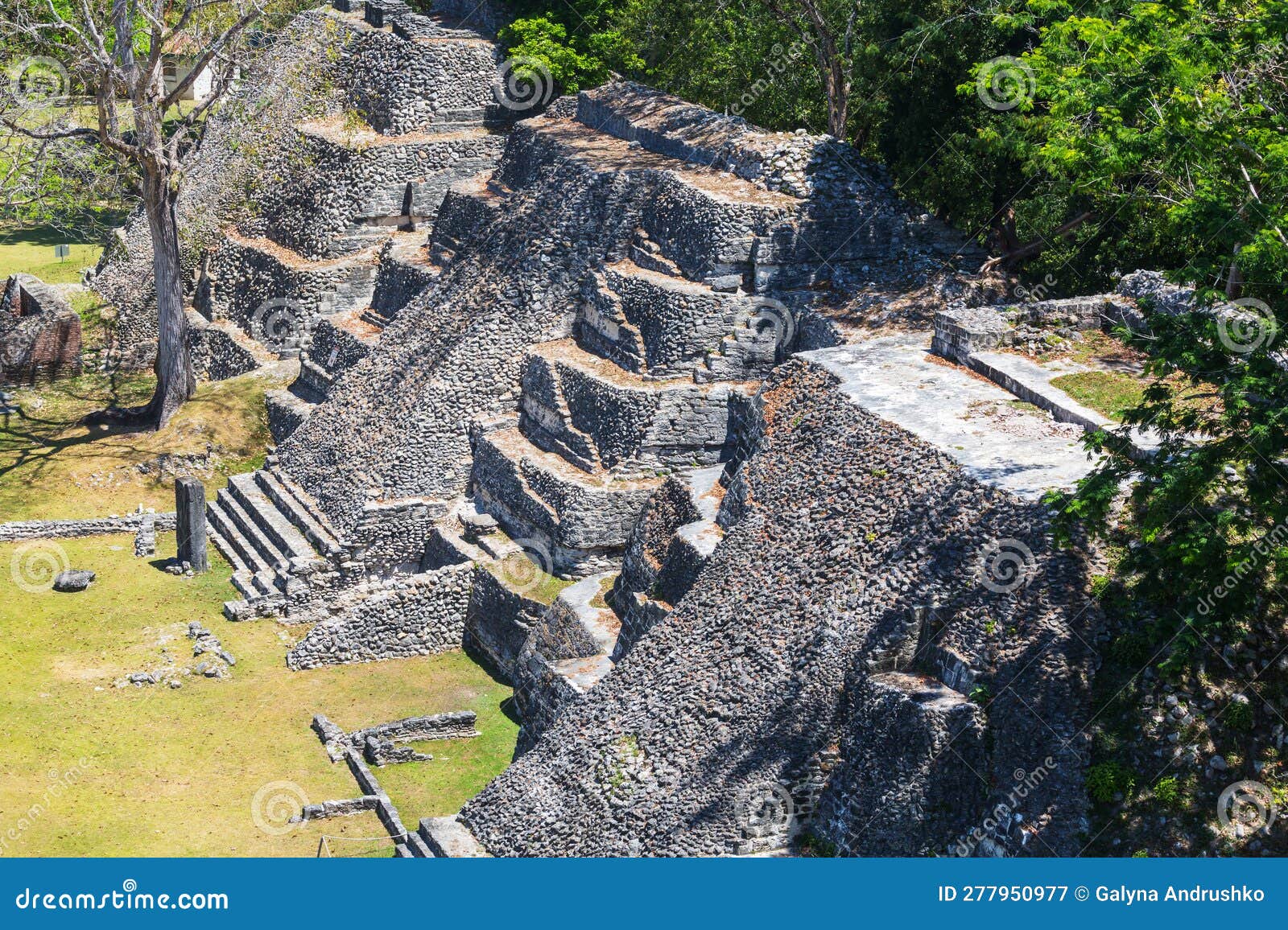 Pyramide in Belize stock image. Image of history, stairs - 277950977