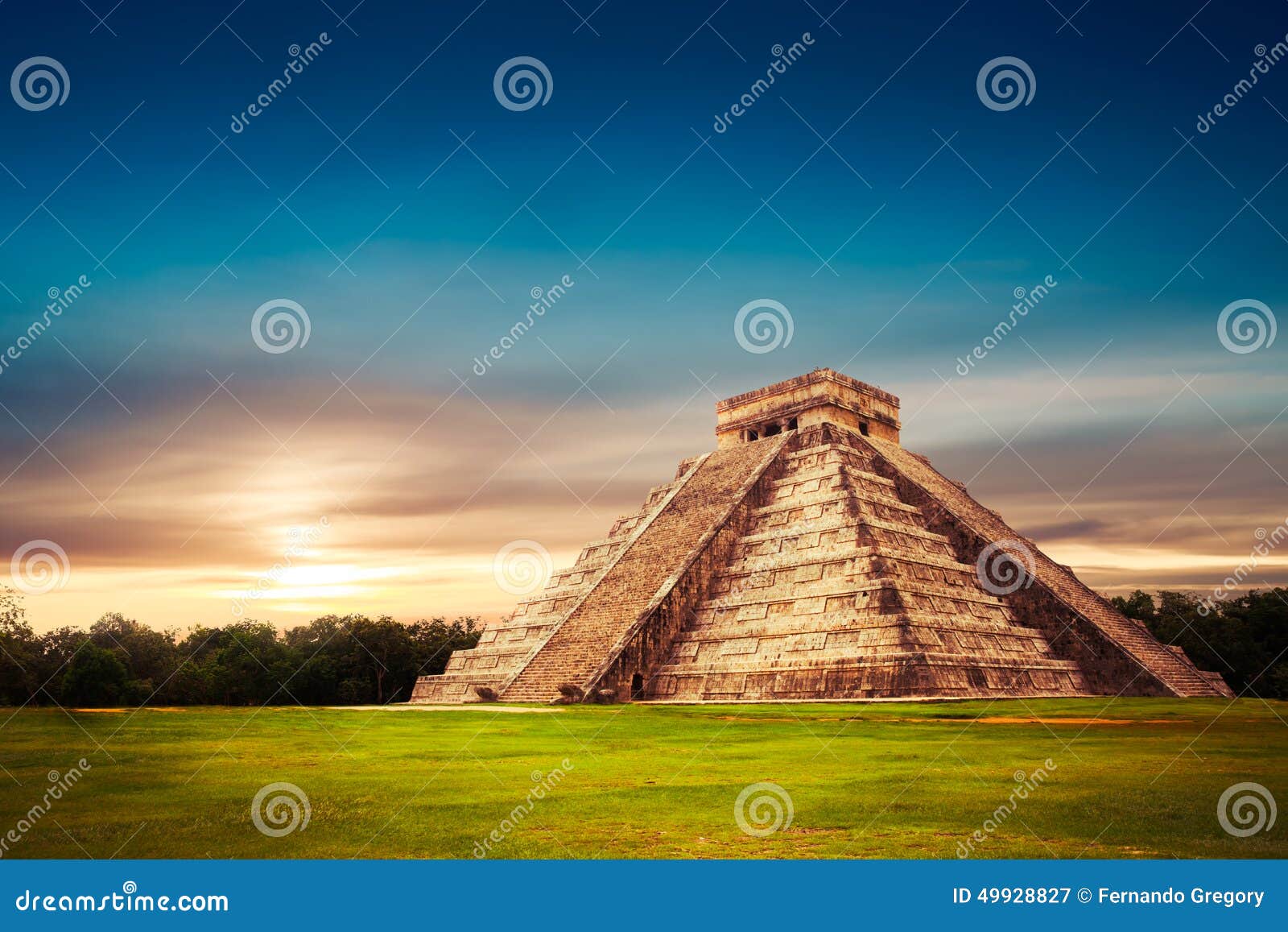 Pyramide D'El Castillo Dans Chichen Itza, Yucatan, Mexique Image stock ...