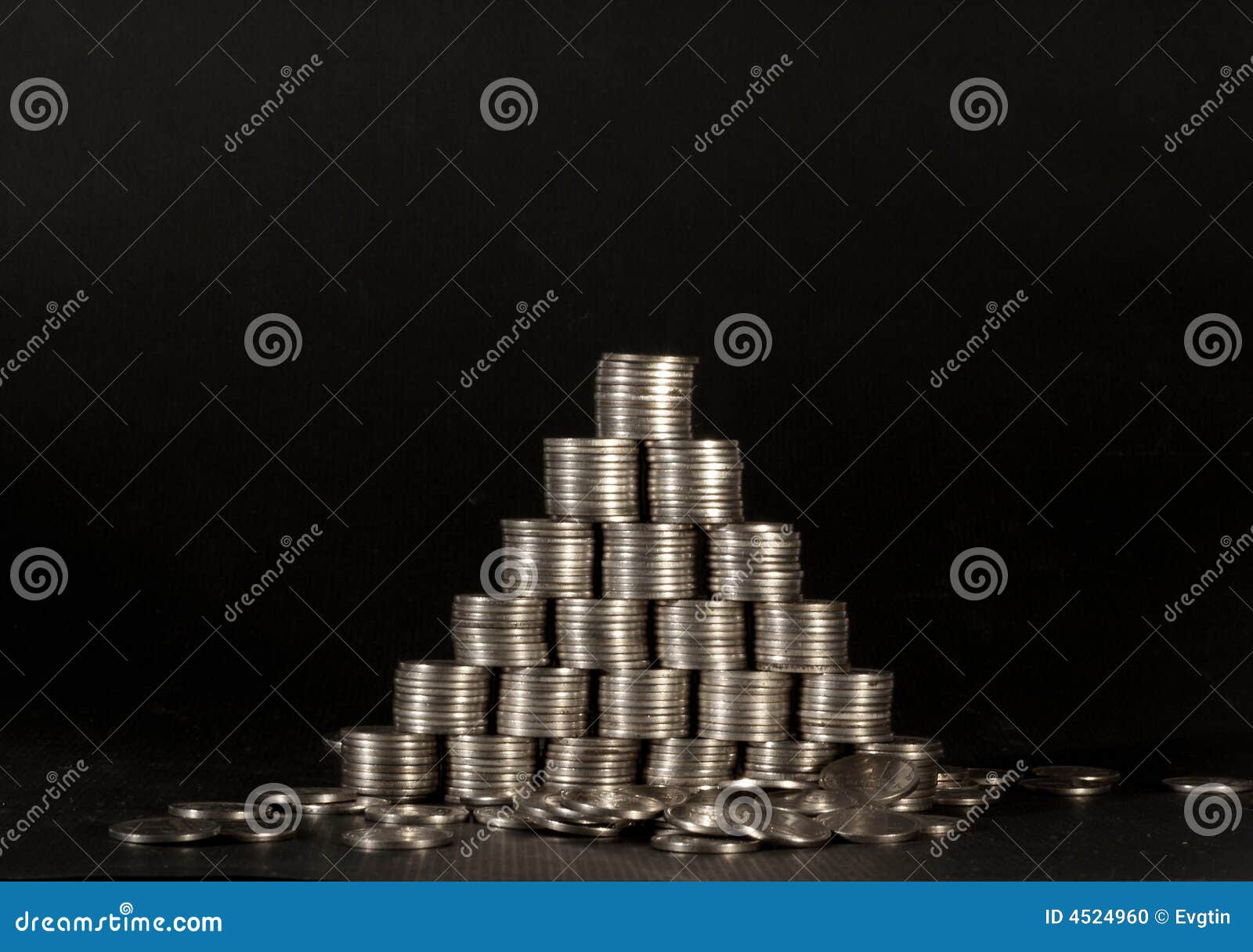 Pyramide De Money.Financial Photo stock - Image du marché, bancaire ...
