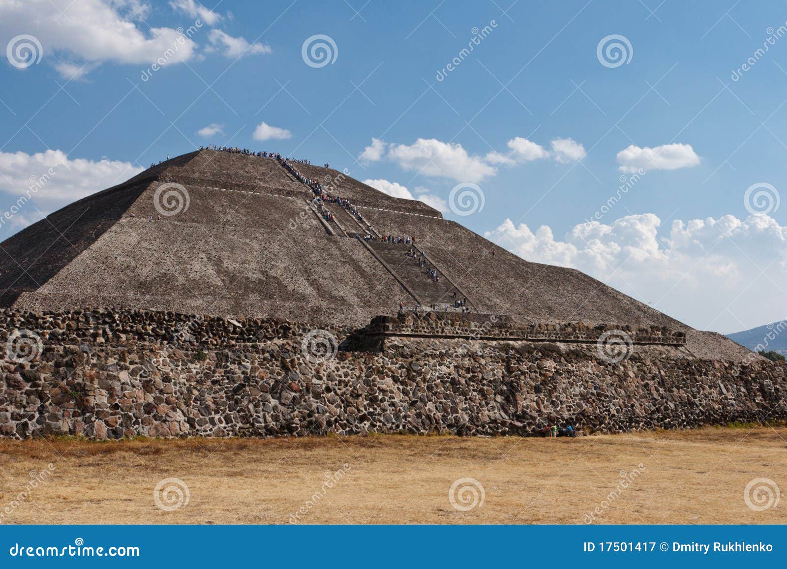 Pyramide Des Sun. Teotihuacan Stockbild - Bild von teotihuacan, tourist ...