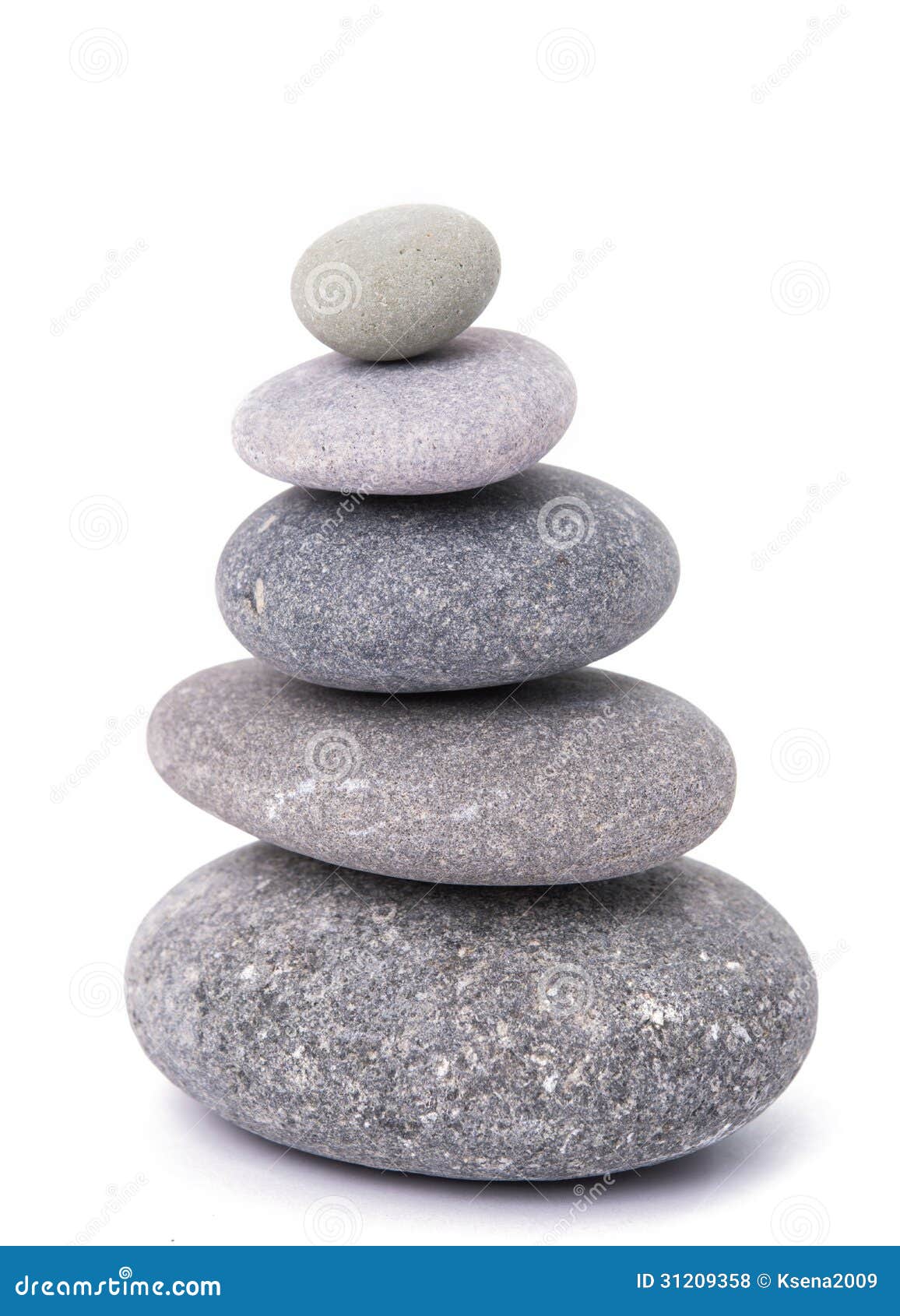 Pyramide en pierre photo stock. Image du harmonie, image - 31209358