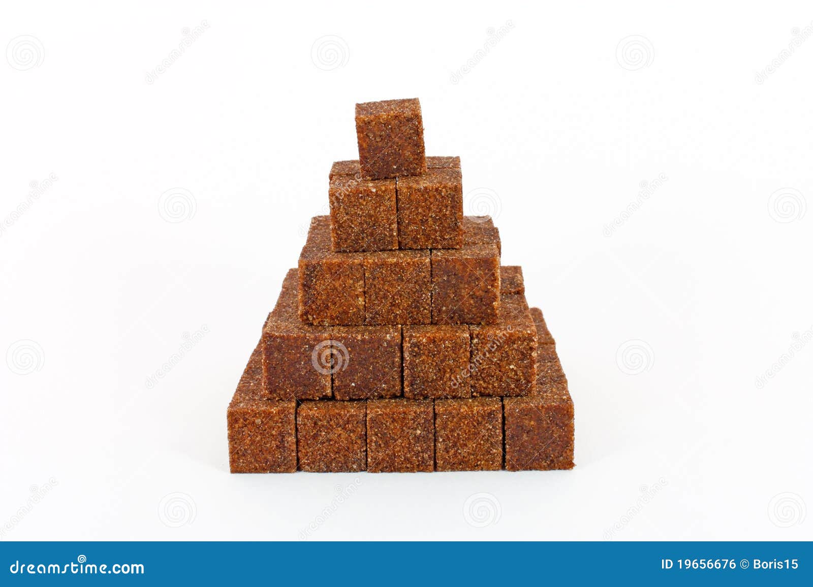 Pyramide Faite De Cubes En Sucre Photo stock - Image du doux, cube ...