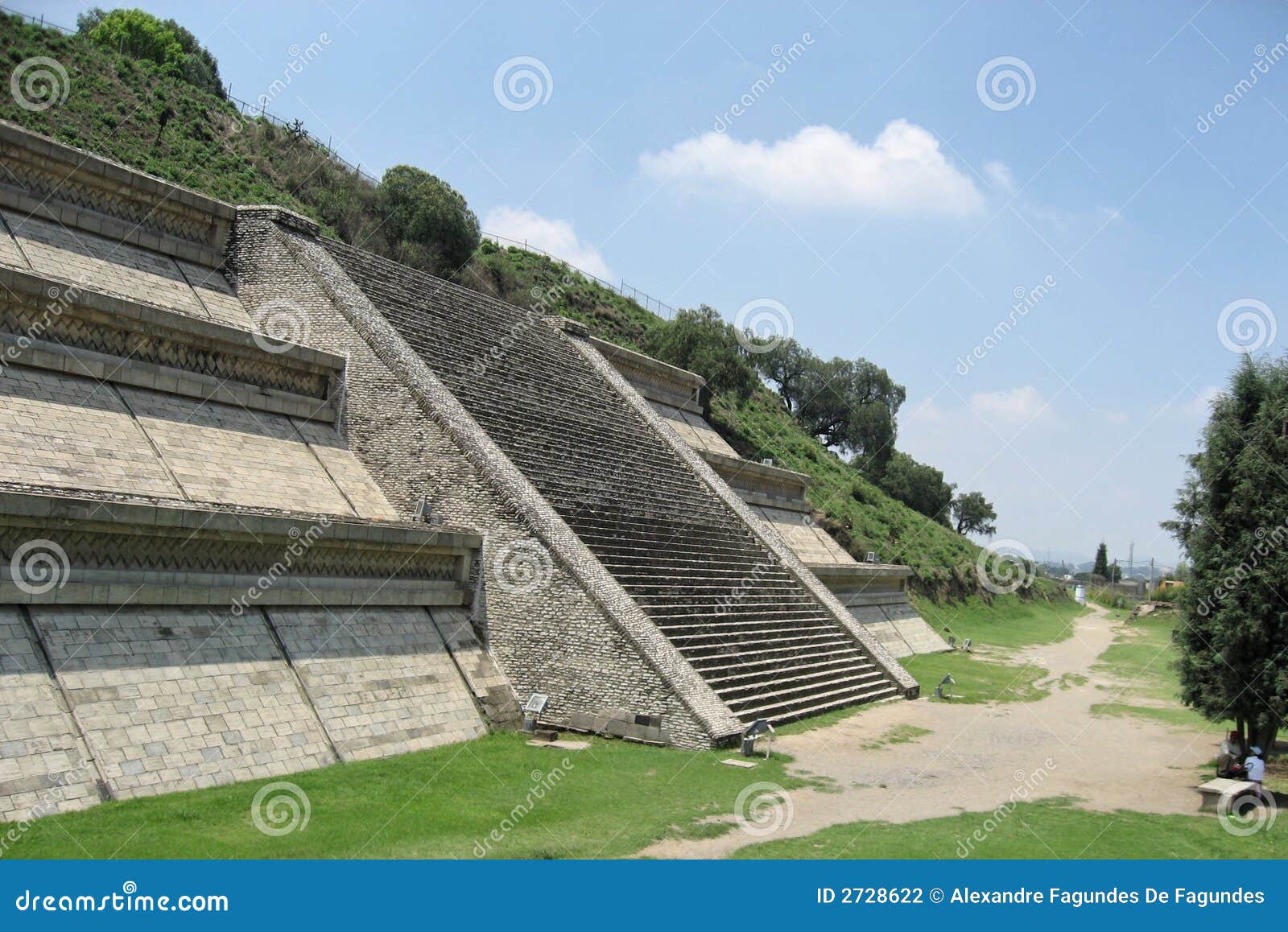 Pyramide grande Cholula photo stock. Image du puebla, mexique - 2728622