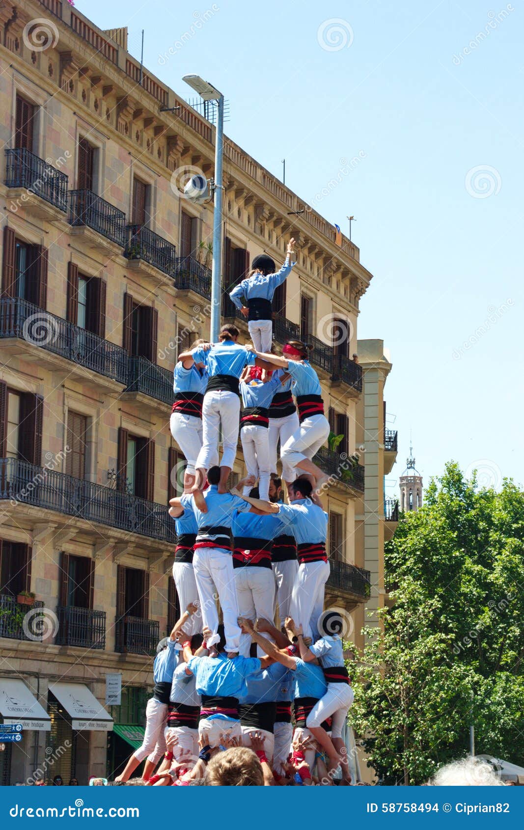 Pyramide Humaine à Barcelone Espagne Image stock éditorial - Image du ...