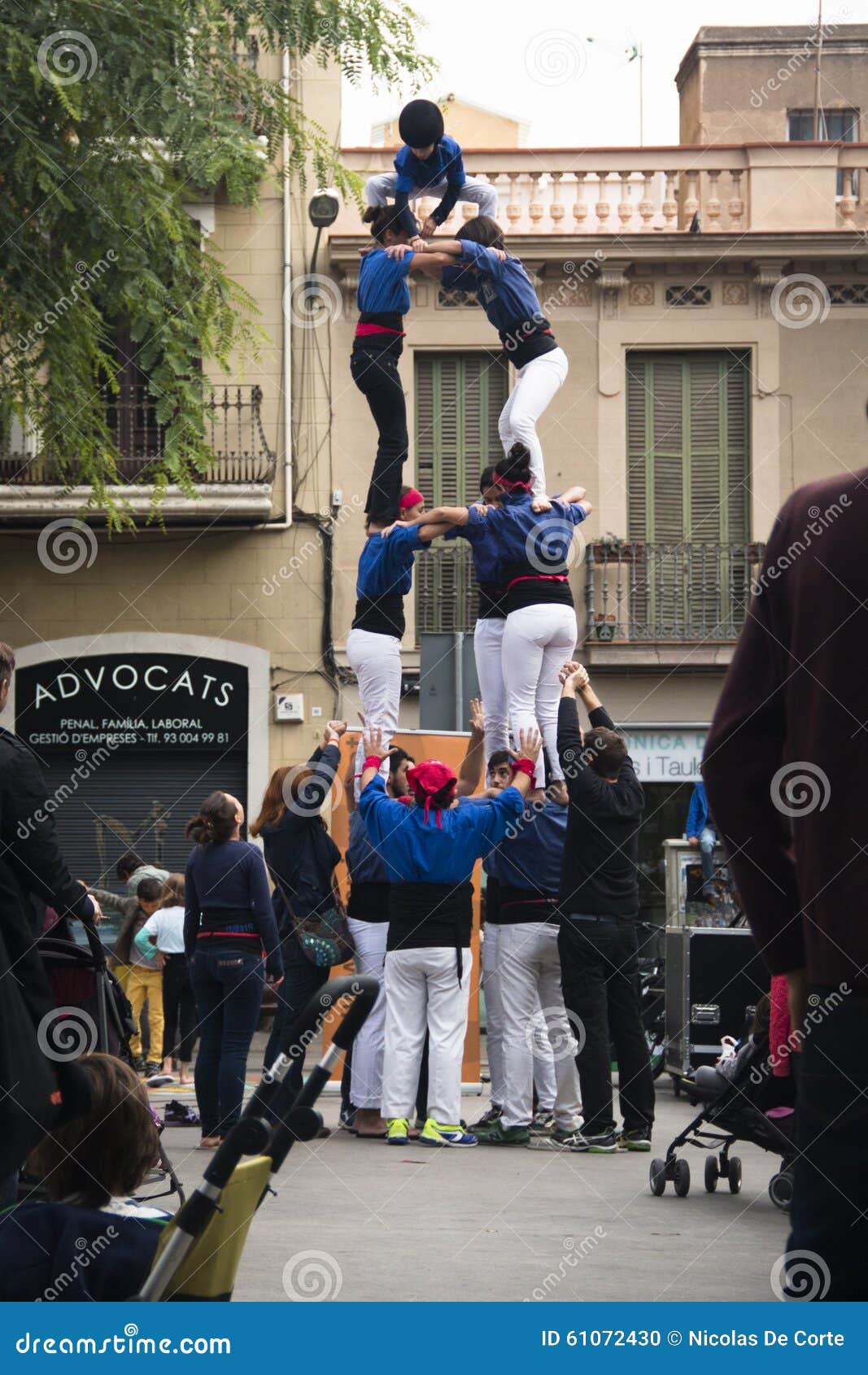 Pyramide Humaine à Barcelone, Espagne Image éditorial - Image du fête ...