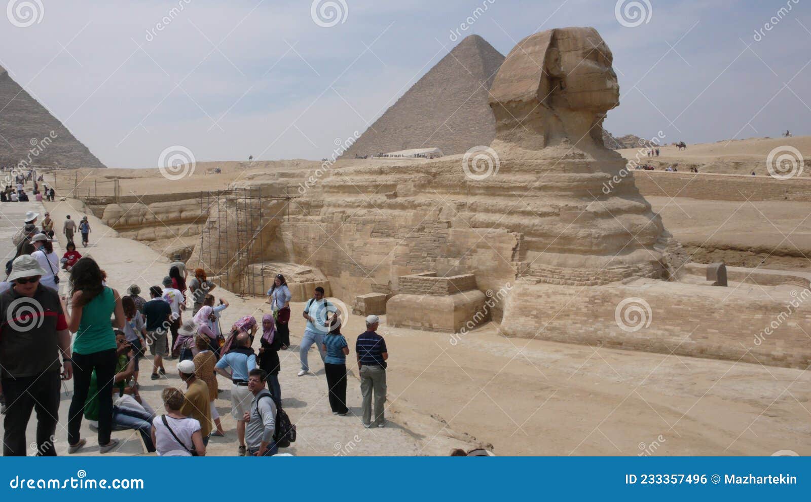 Pyramids and Giant Sphinxes in Egypt, the Largest Pyramid of Cheops ...