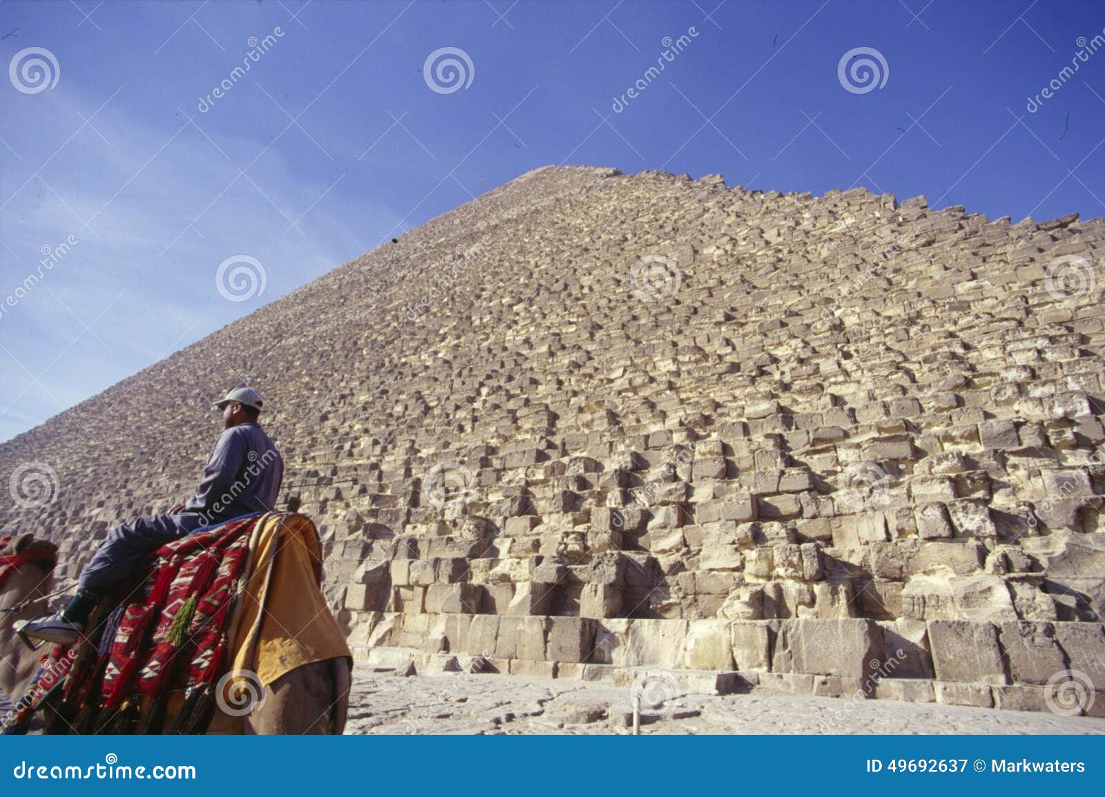 Pyramids of Gizeh editorial photography. Image of egypt - 49692637