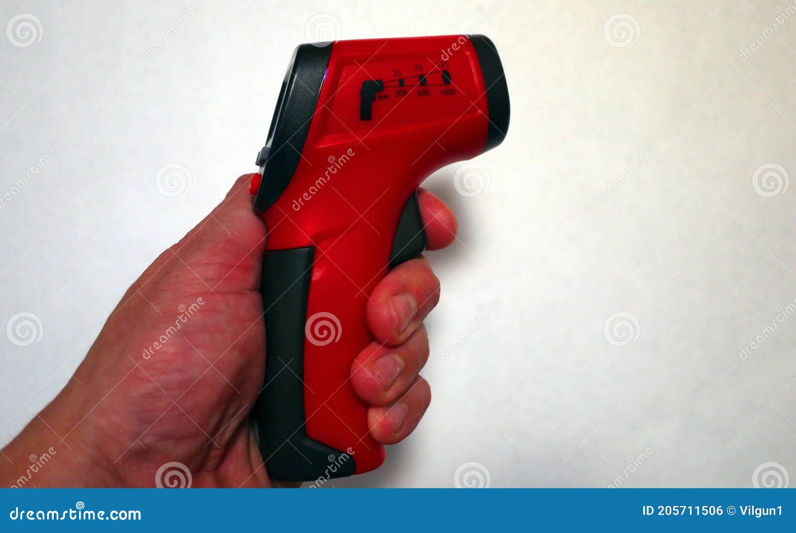 Pyrometer for Measuring the Temperature of an Object. Device for ...