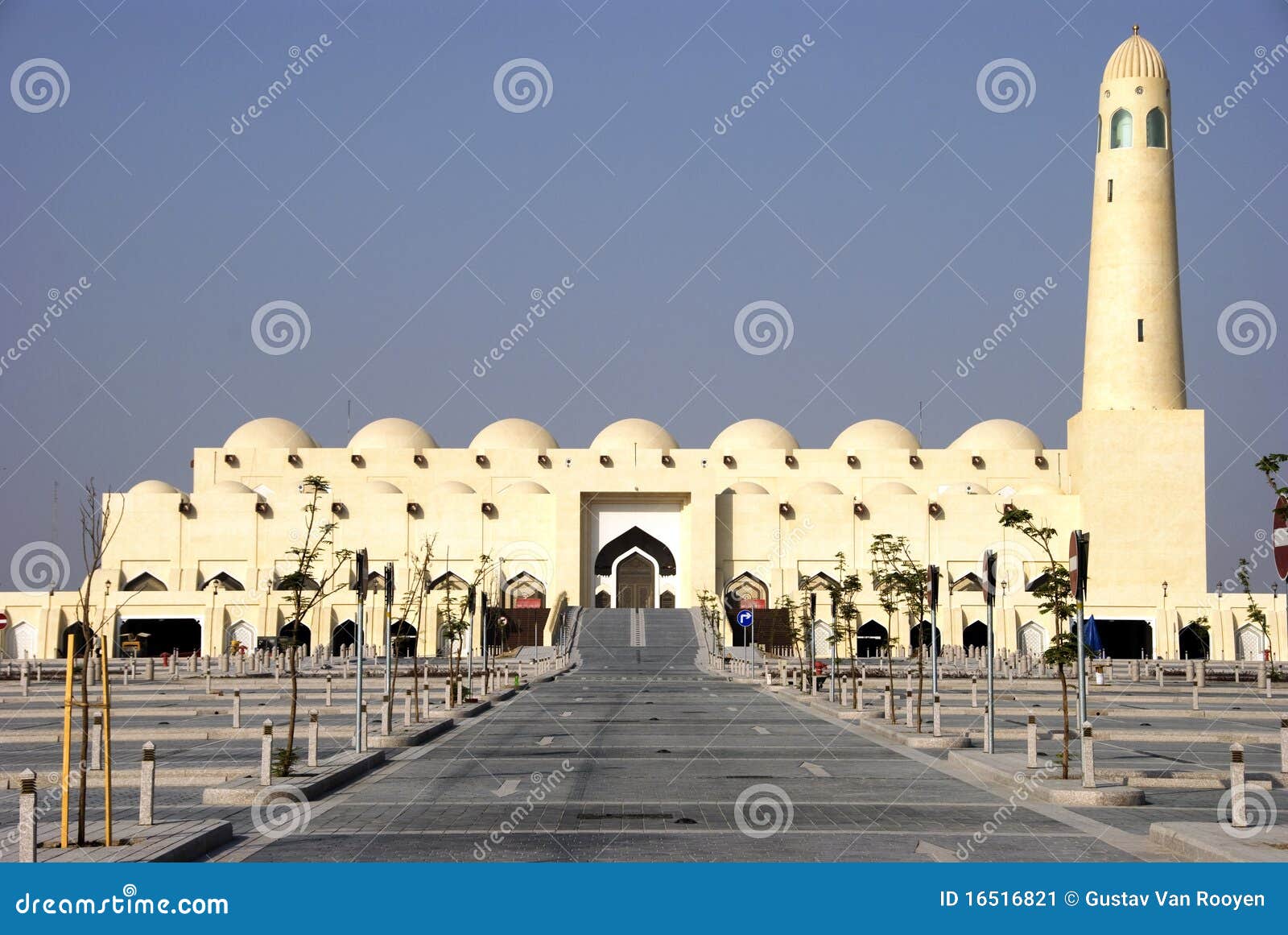 Qatar State Mosque stock image. Image of state, rise - 16516821