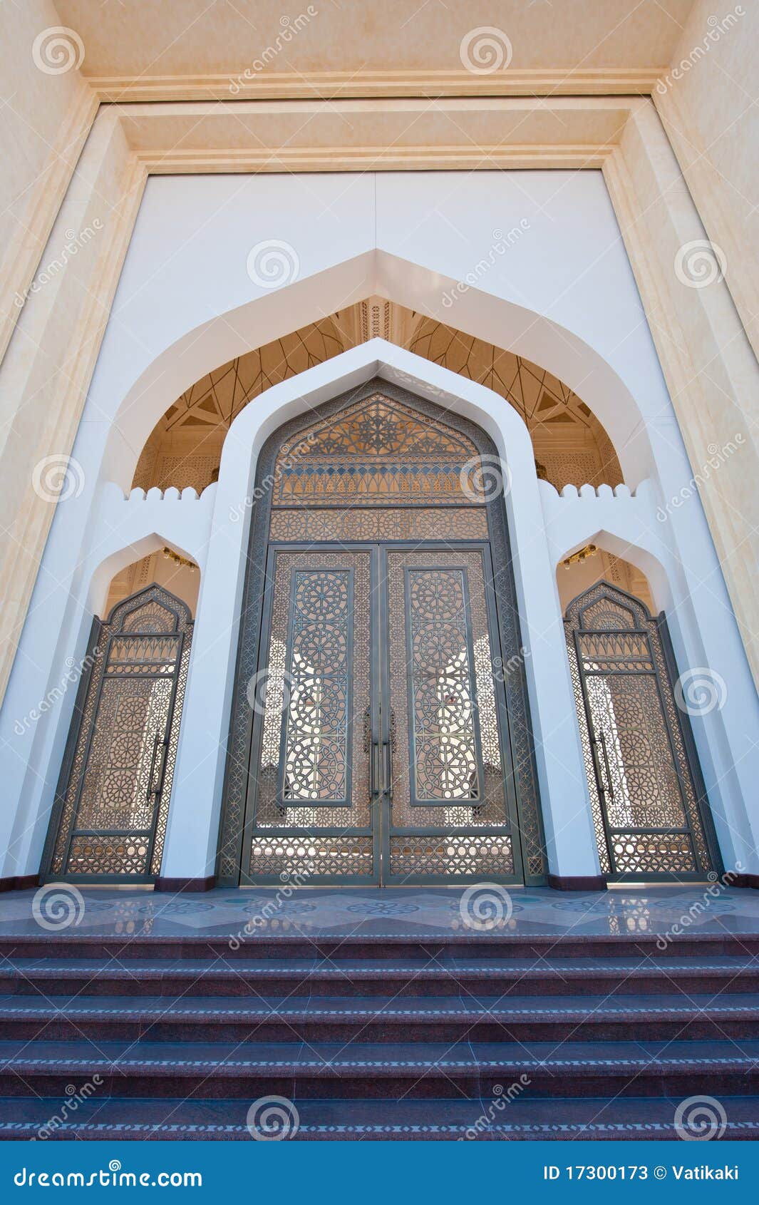 Qatar State Mosque Main Entrance Stock Image - Image of majestic, pray ...