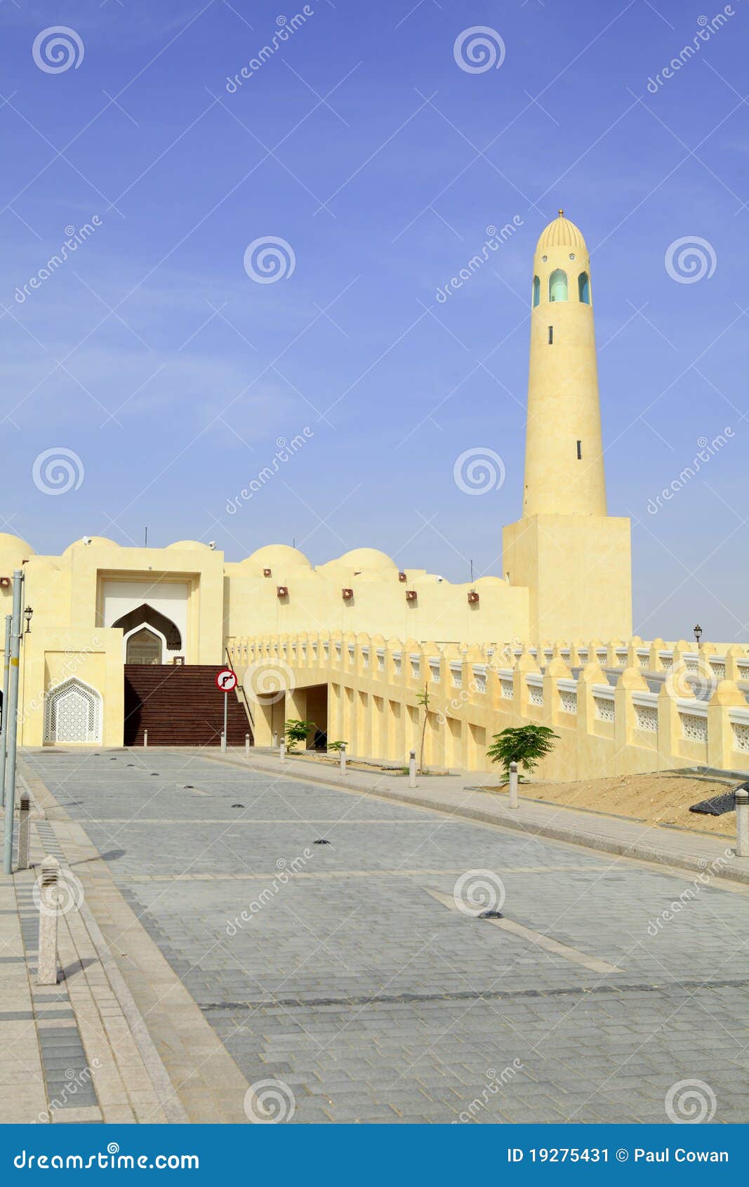 Qatar State Mosque Vertical Stock Image - Image of doha, religion: 19275431