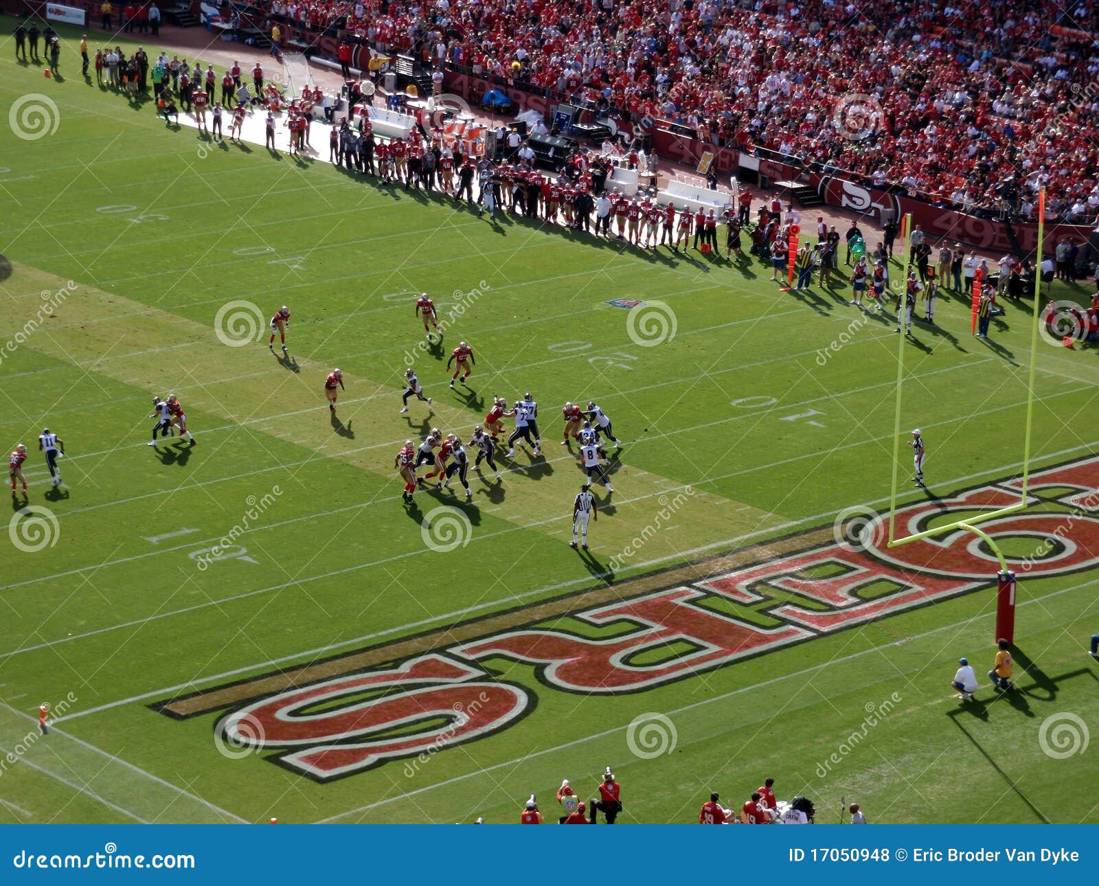QB Sam Bradford Sets To Throw Deep Editorial Stock Photo - Image of ...
