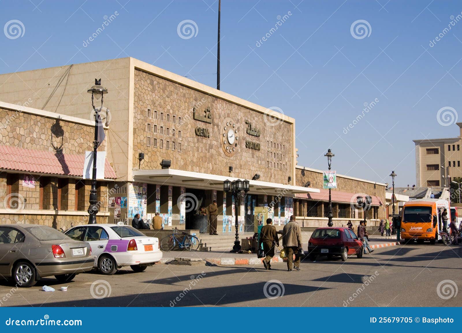 Qena Railway Station, Egypt Editorial Image - Image of public, outdoors ...
