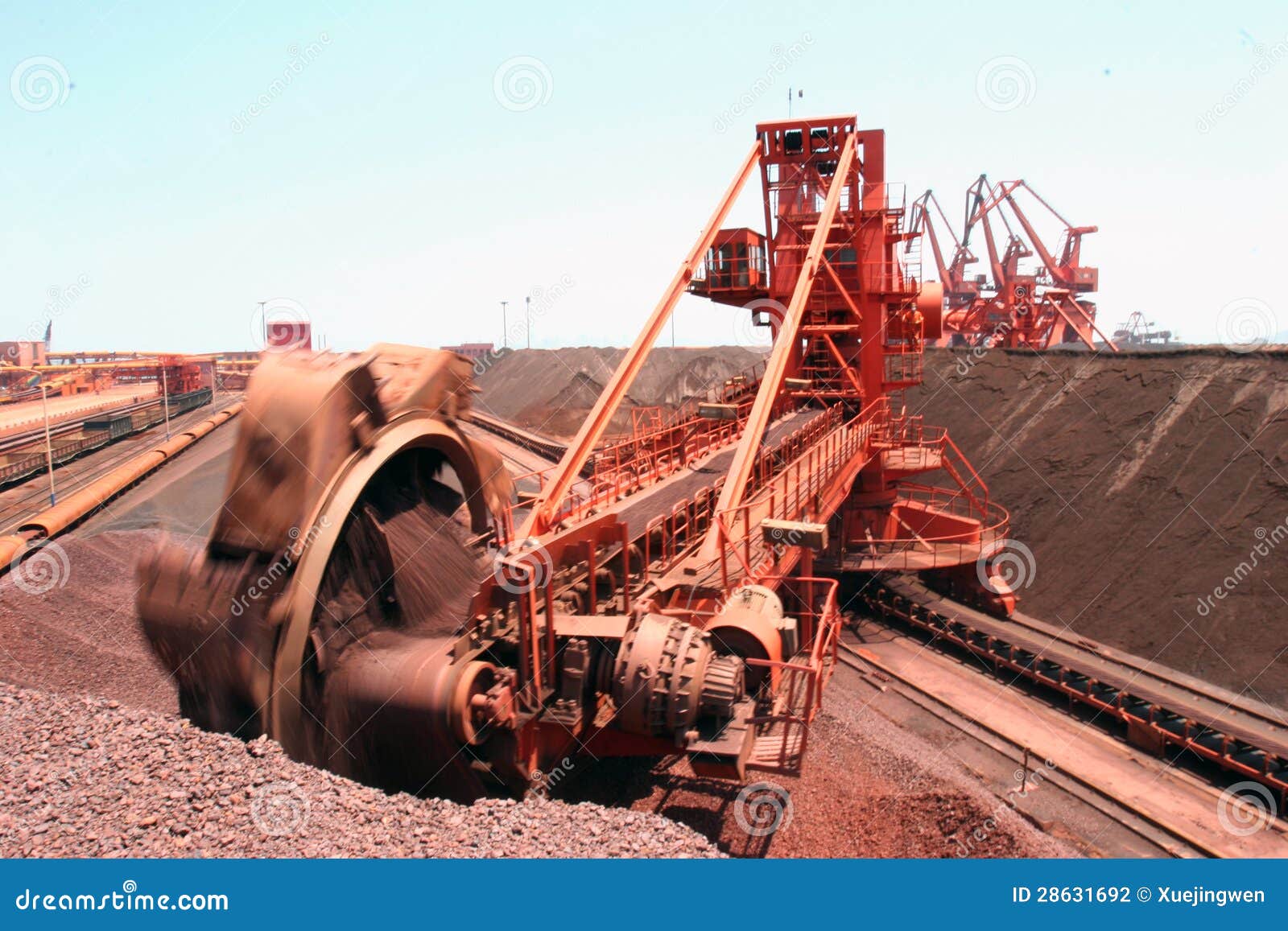 Qingdao Port Iron Ore Terminal Stock Photo - Image of conveyor, night ...