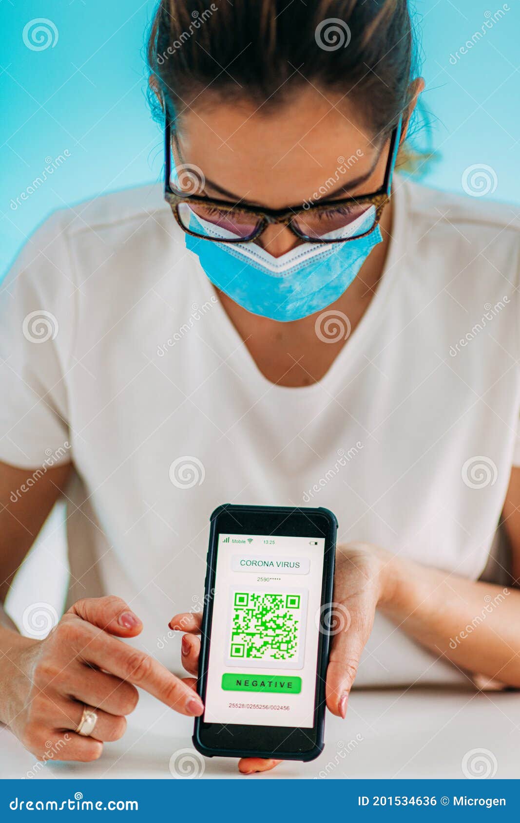 QR Code on Corona Virus App Designed To Keep the Virus from Spreading ...