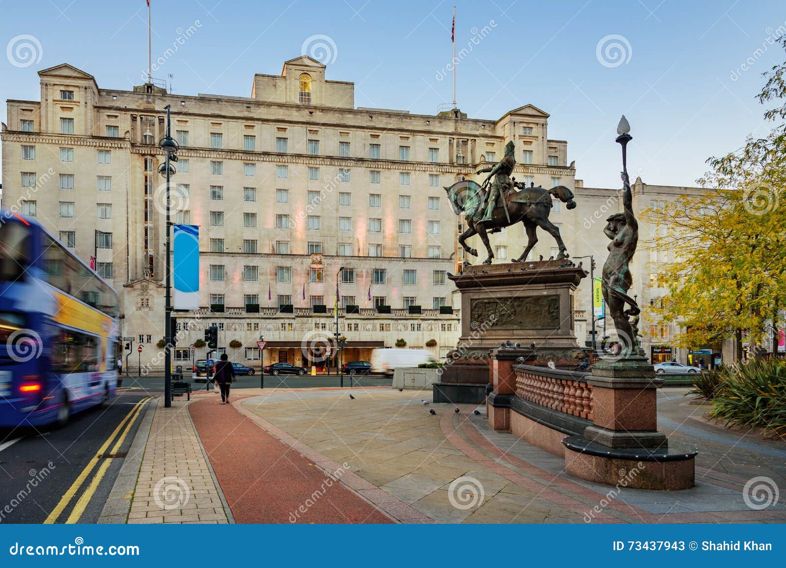 Quadrado De Cidade - Leeds, Inglaterra Foto de Stock Editorial - Imagem ...