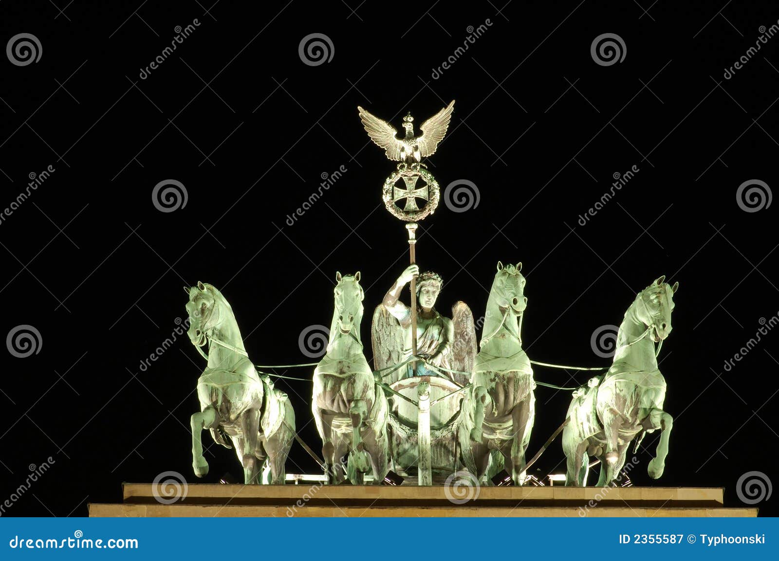 Quadriga Statue in Berlin stock image. Image of night - 2355587