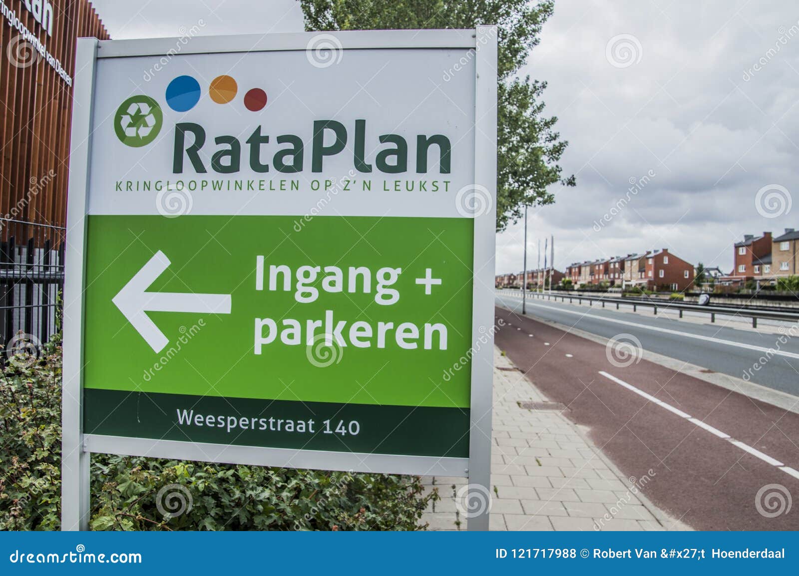 Quadro De Avisos Da Loja Rataplan Da Reciclagem Foto de Stock Editorial ...