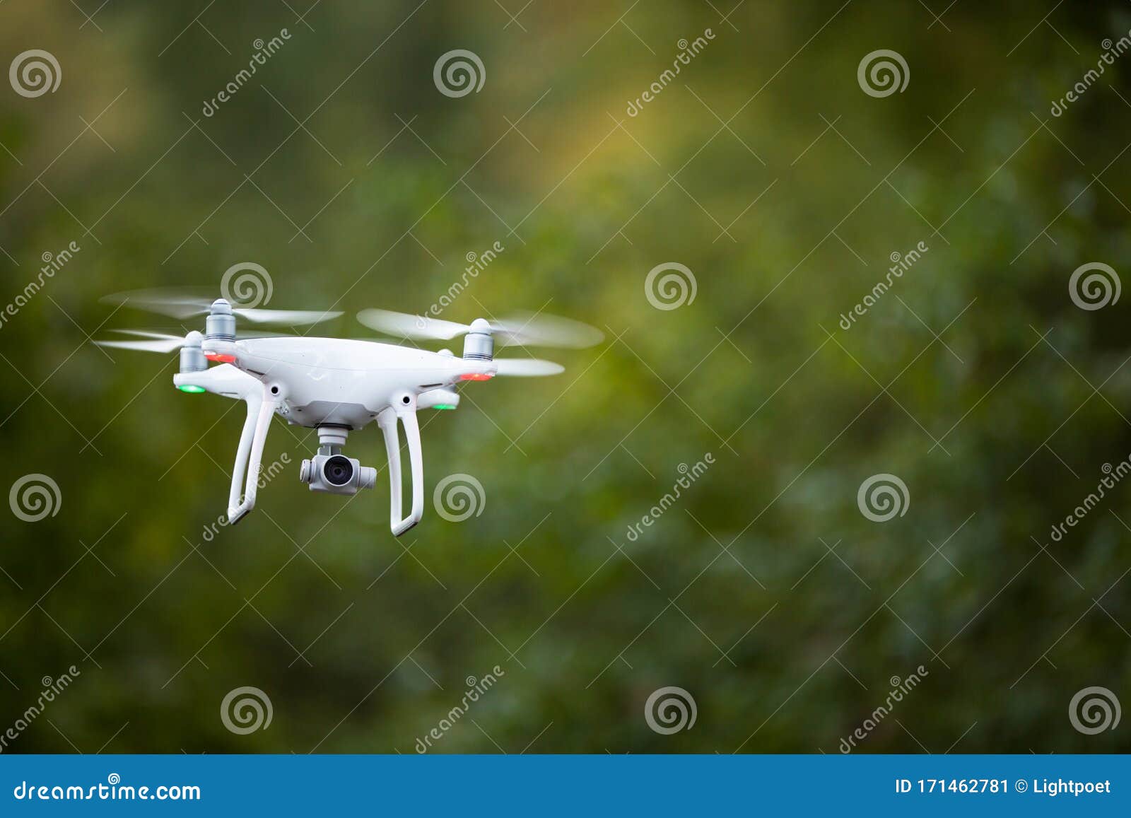 Quadrocopter Drone in Flight Stock Image - Image of autumn, lens: 171462781