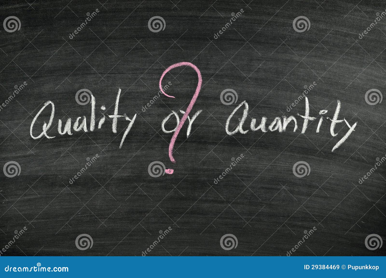 Qualidade ou quantidade imagem de stock. Imagem de preto - 29384469